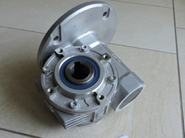 RIDUTTORE BONFIGLIOLI VF 49 P1 45 P71 B5 B3 | ForSa - Forniture e Servizi Industriali